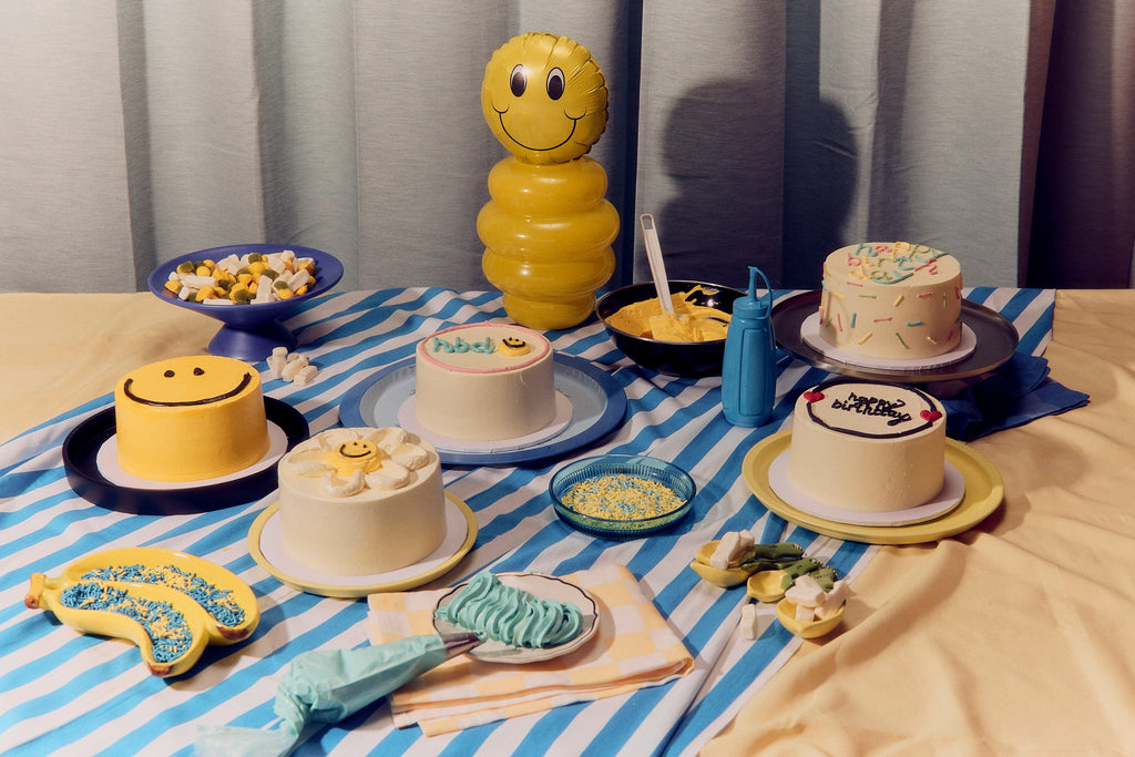 Simply Splendid – Miss Trixie Drinks Tea