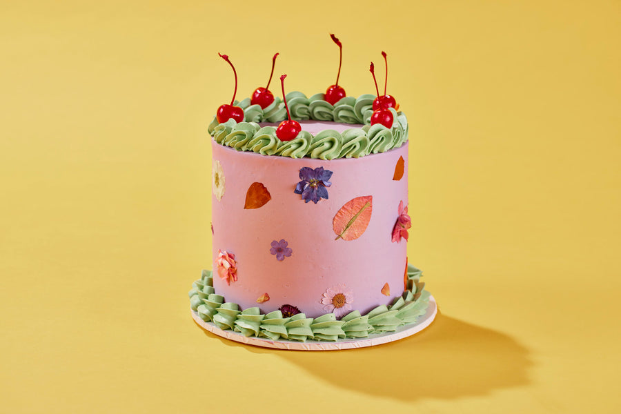 Bloom Babe – Miss Trixie Drinks Tea